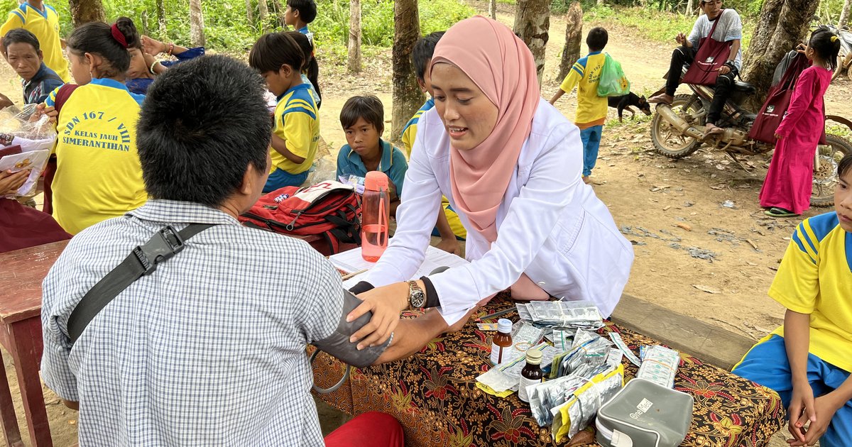 Medic Brings Health Care to Indigenous Sumatran Communities | World ...